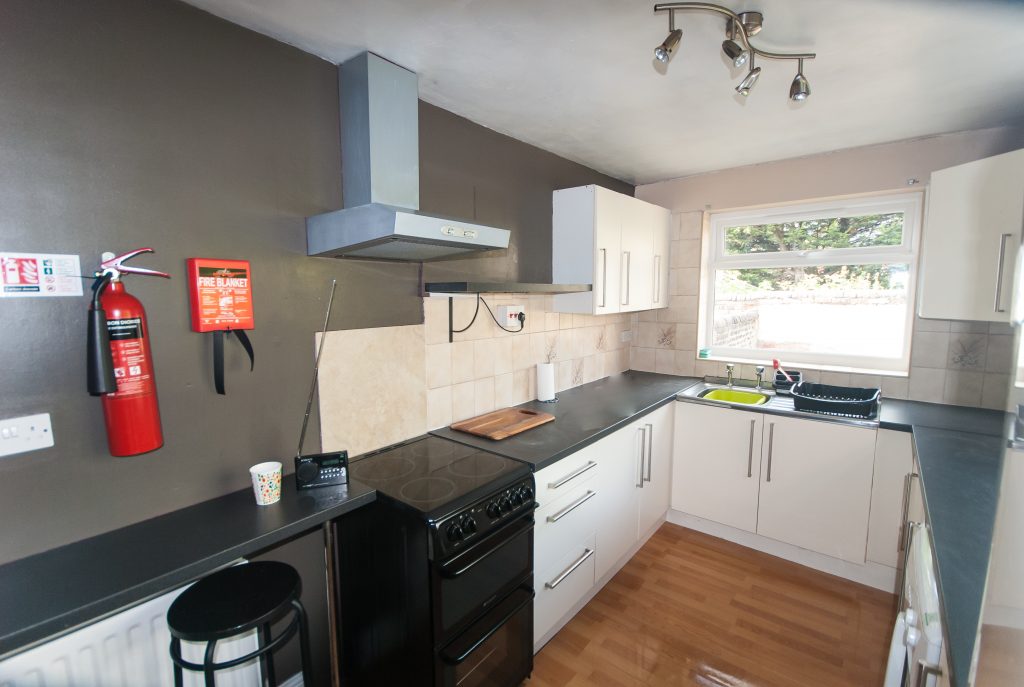 6 Henshall st - 5 bed - Chesterpads